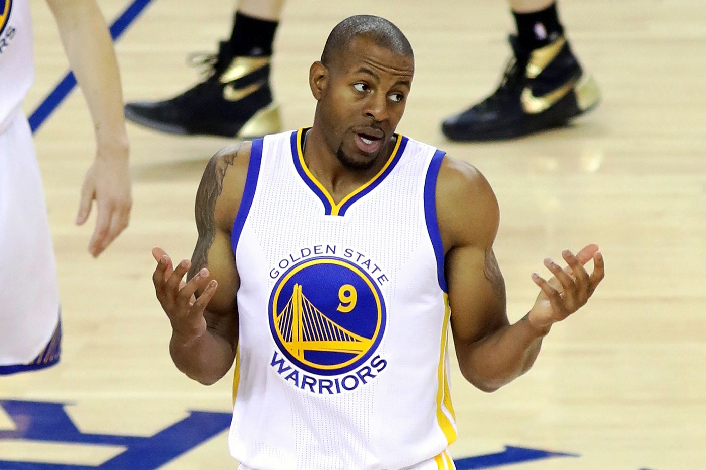 Iggy Twists the Knife - The Ringer