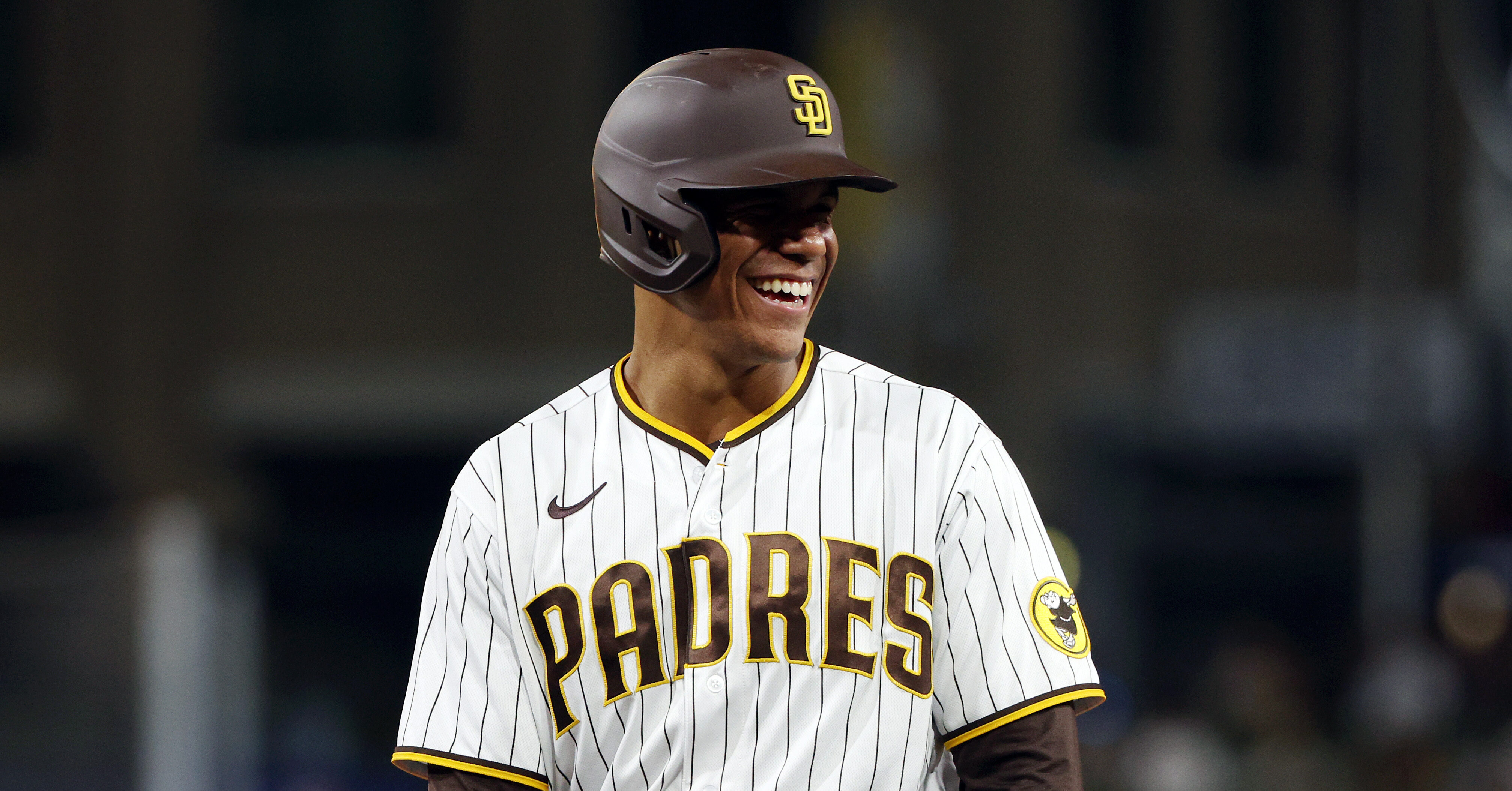 Backyard Breaks Drama, NFL and MLB Price Check, and Mailbag - The Ringer