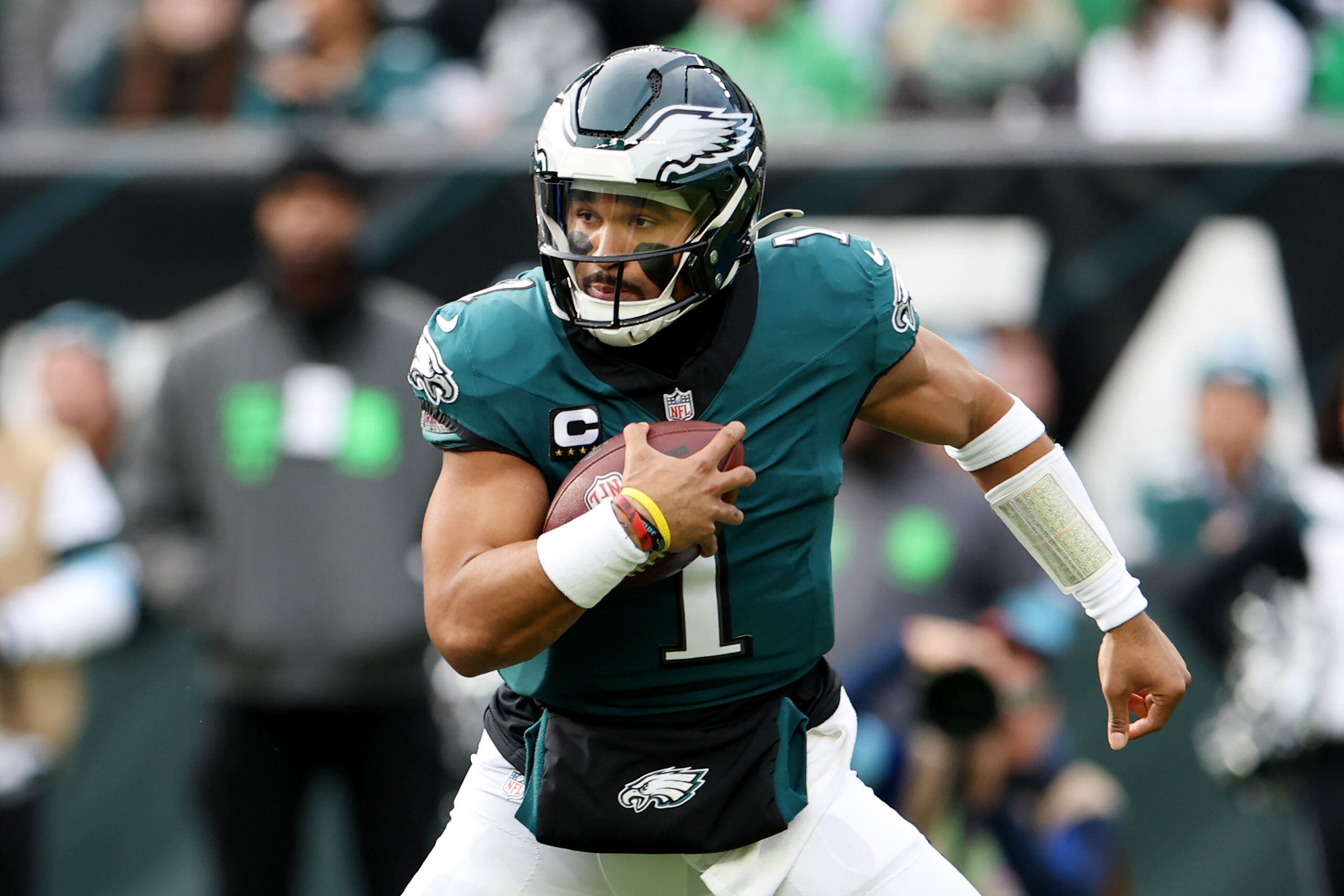 A Perfect Sunday for the Eagles? Jalen Hurts, Birds Respond for 10th ...