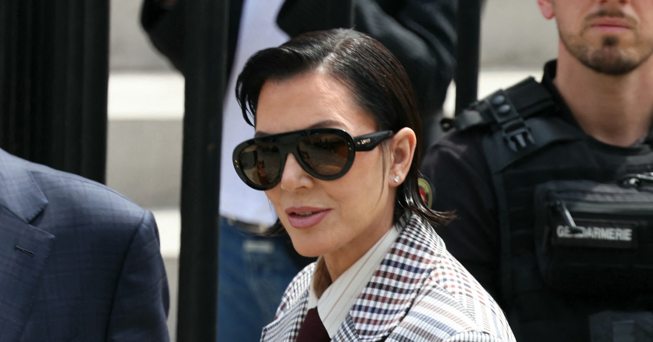 Pashminas, Taylor Swift, Facelifts, and More - The Ringer