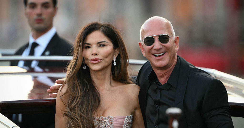 Jeff Bezos and Lauren Sanchez’s Wedding and More - The Ringer