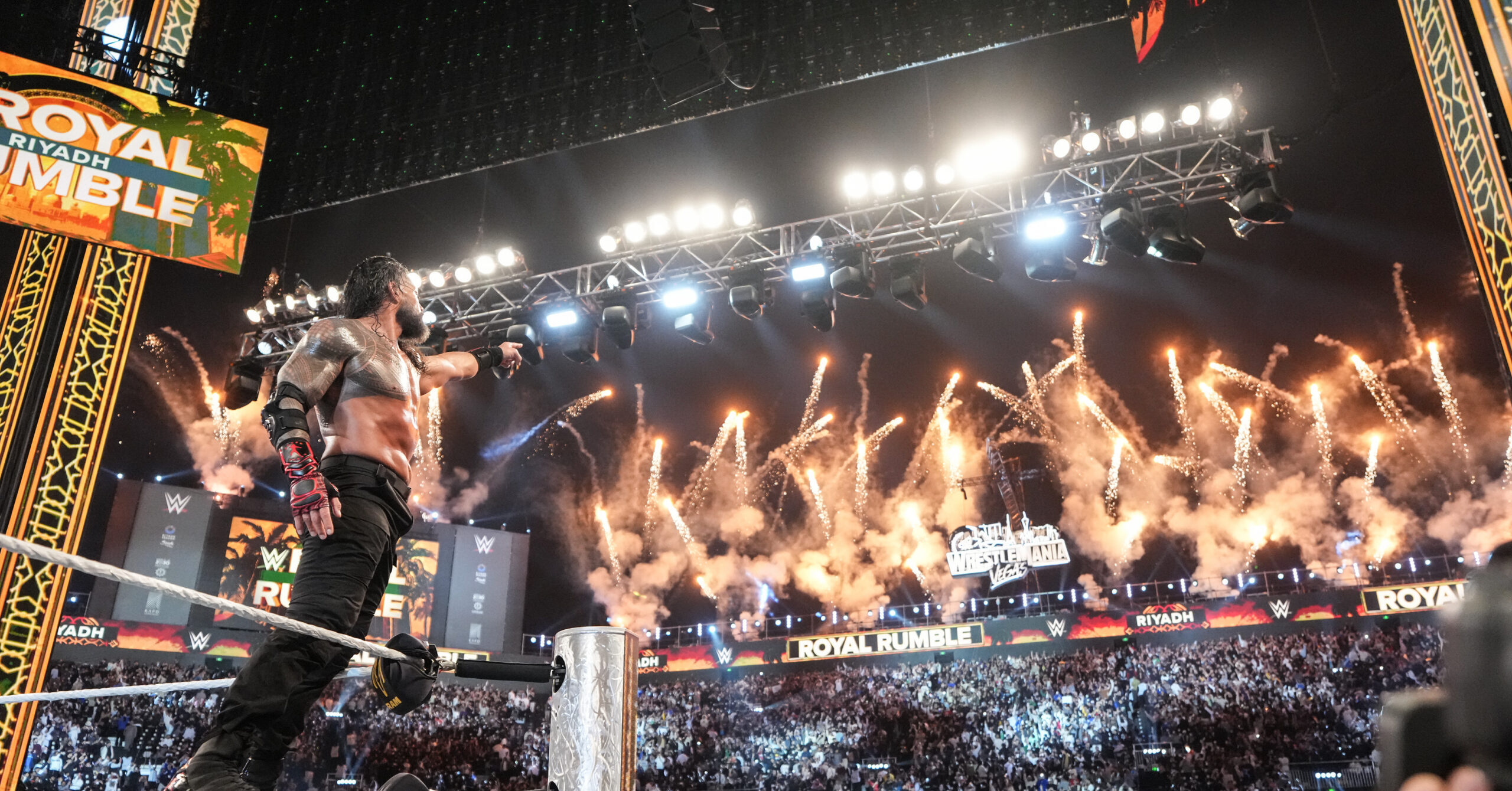 Roman Reigns Wins the Royal Rumble After Waiting for Someone to Step Up ...